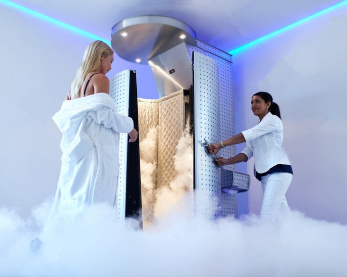 Cryotherapy vs Red Light Therapy: Exploring Cold vs Warm Treatment Mod
